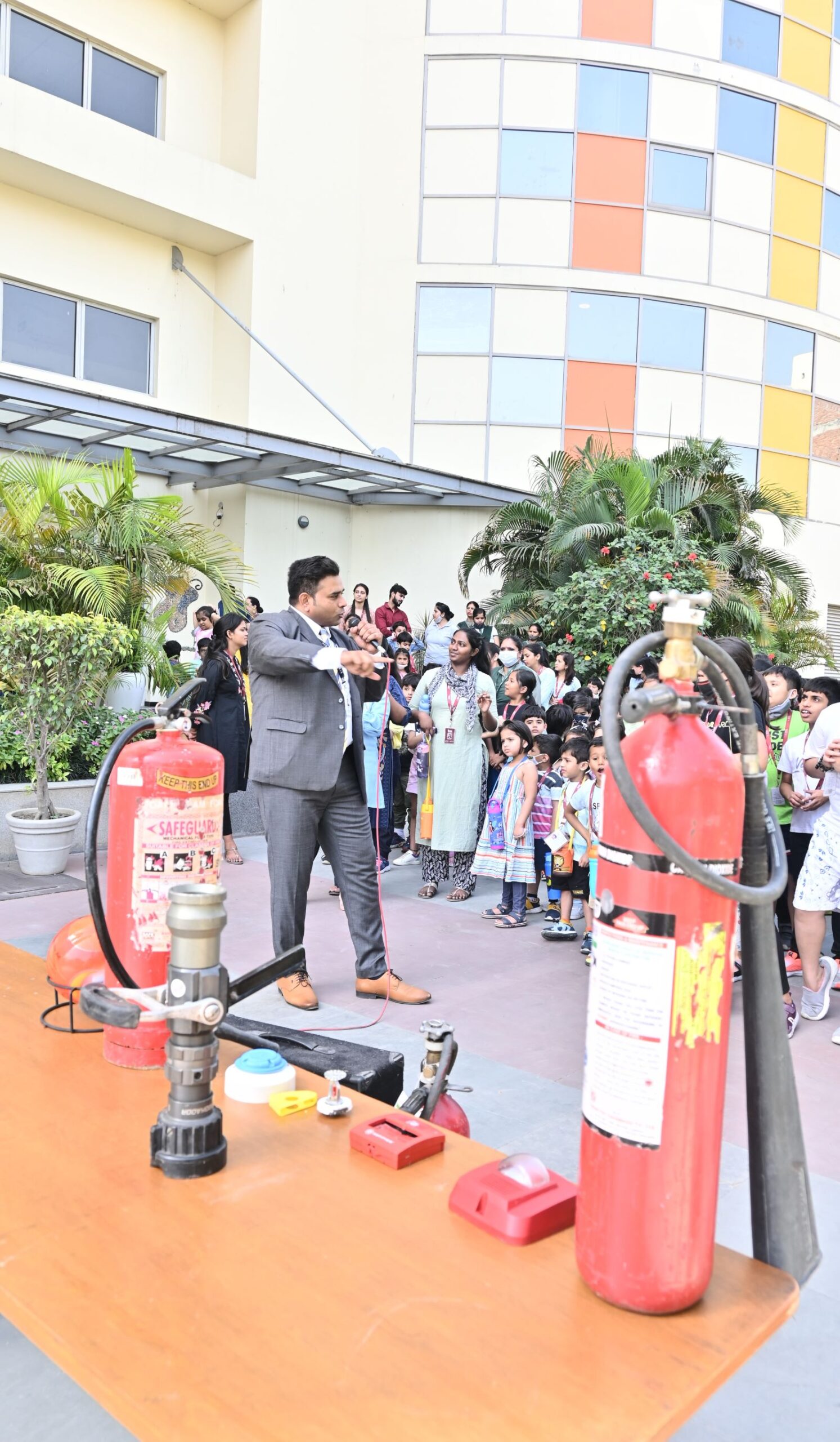 The Benefits of Volunteering and Community Service - Vega Schools